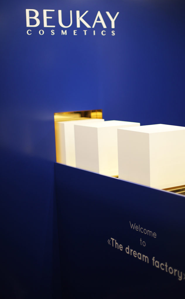 Showroom BEUKAY COSMETICS COSMOPROF - design by piergil fourquié